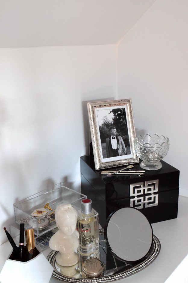 DIY Renter Friendly Tiled Wall