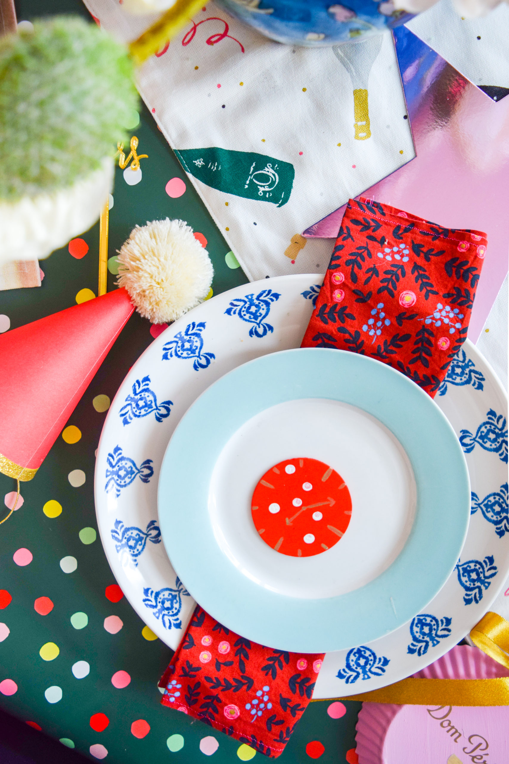 NYE Clock Place Cards + confetti • PMQ for two