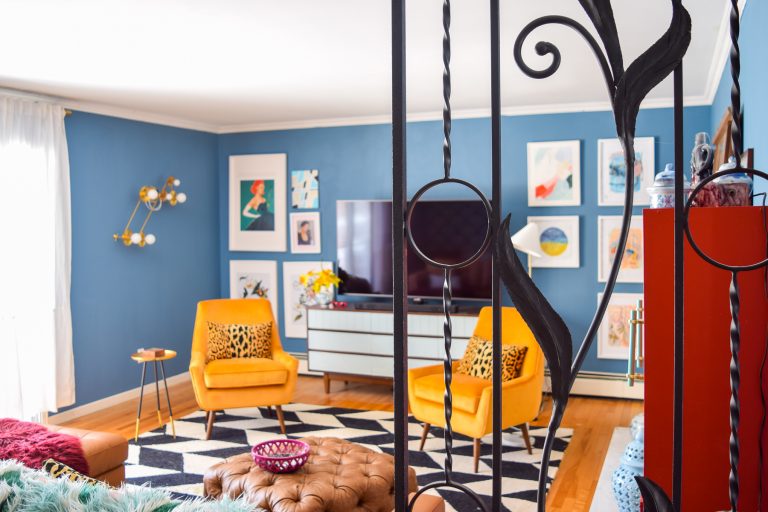 Living Room Gallery Wall with Command™ • PMQ for two