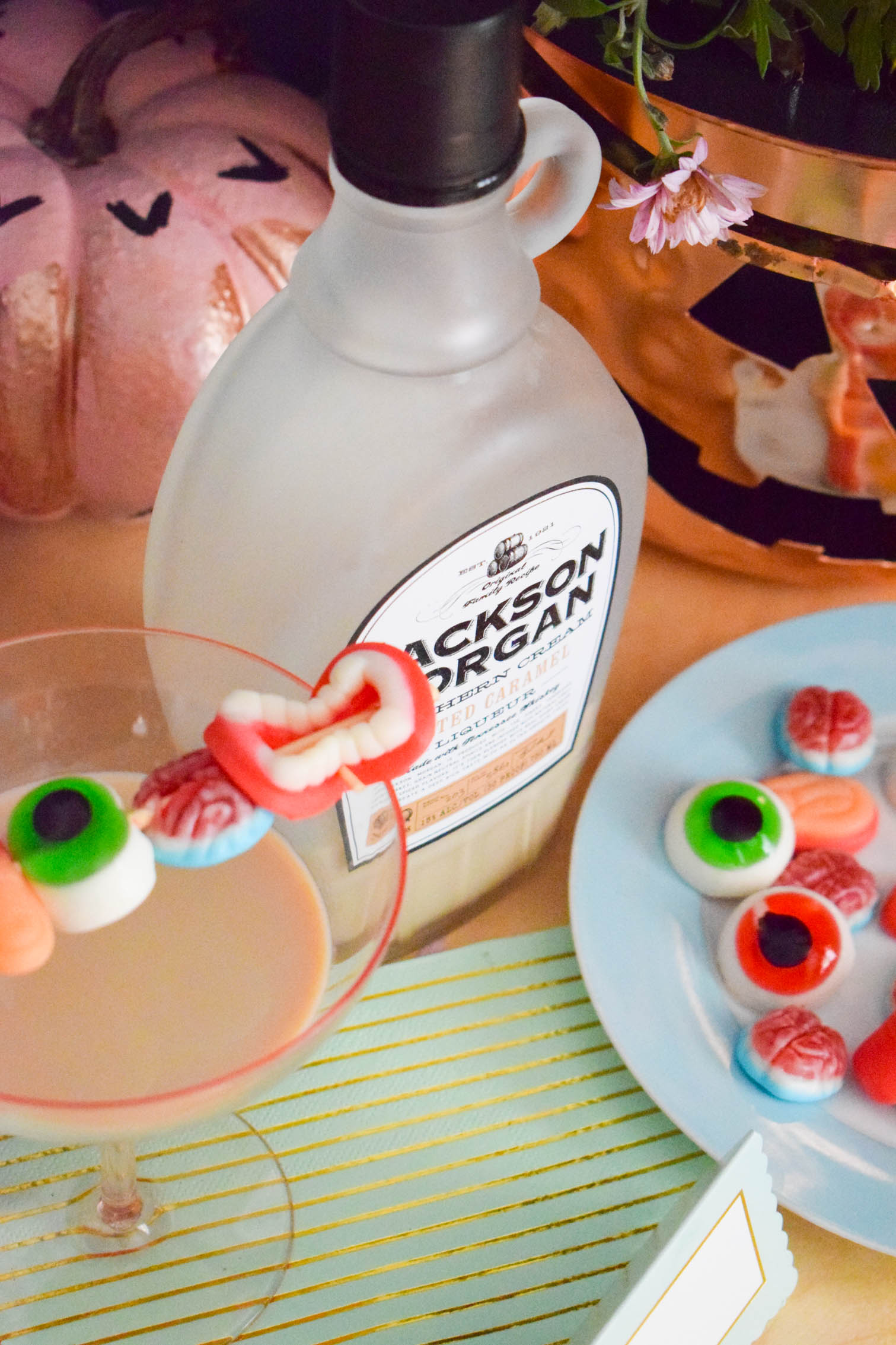 Halloween Home Decor for the Bar • PMQ for two